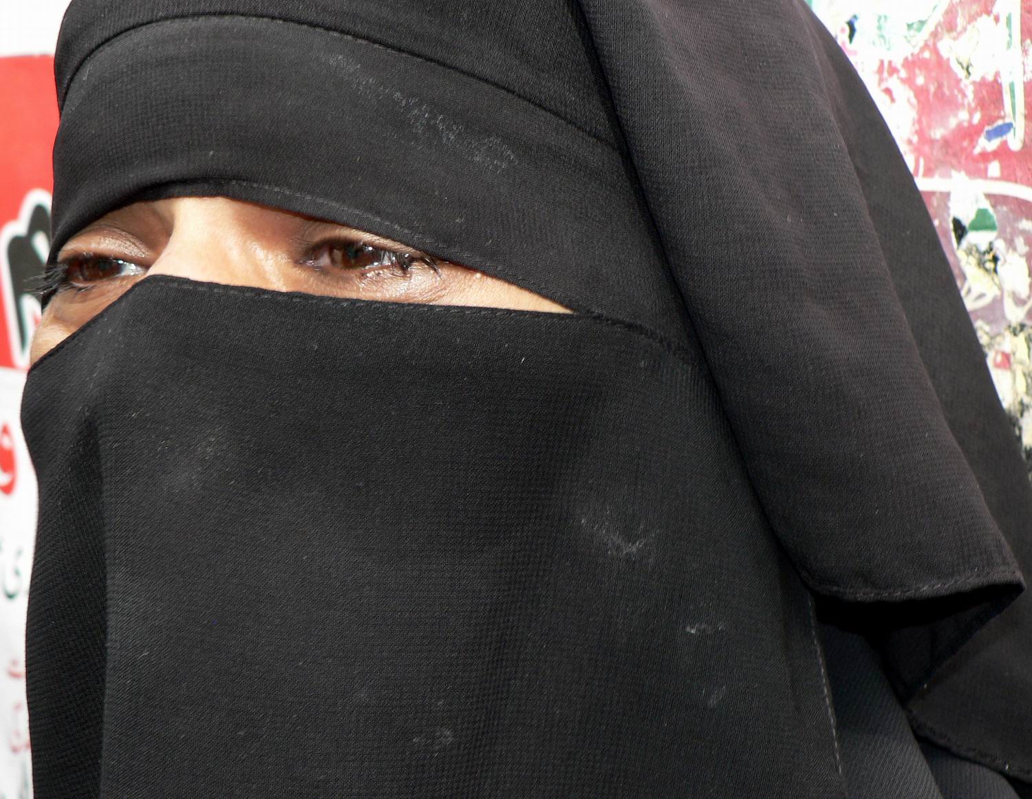 AJ Photo and News : Crying women