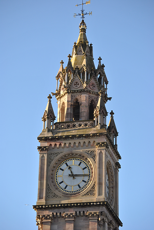 Nicolette's Notebook: SOOC Sunday... Albert Clock...