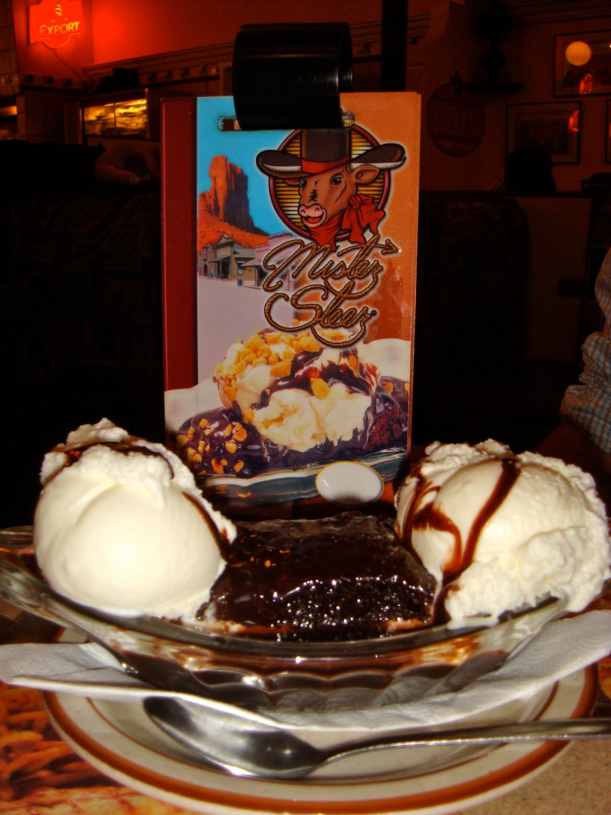 YUM DE LA YUM YUM: Juliette & Chocolat (and Mr. Steer)