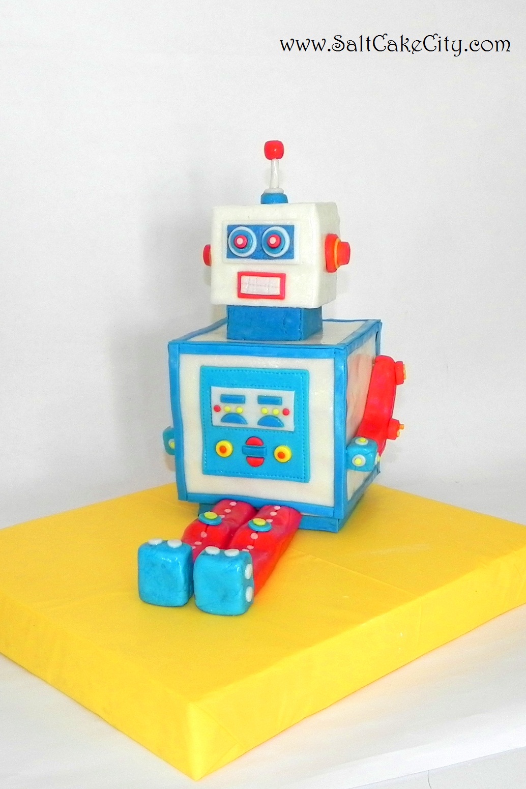 Salt Cake City: Robot Cake, anyone?