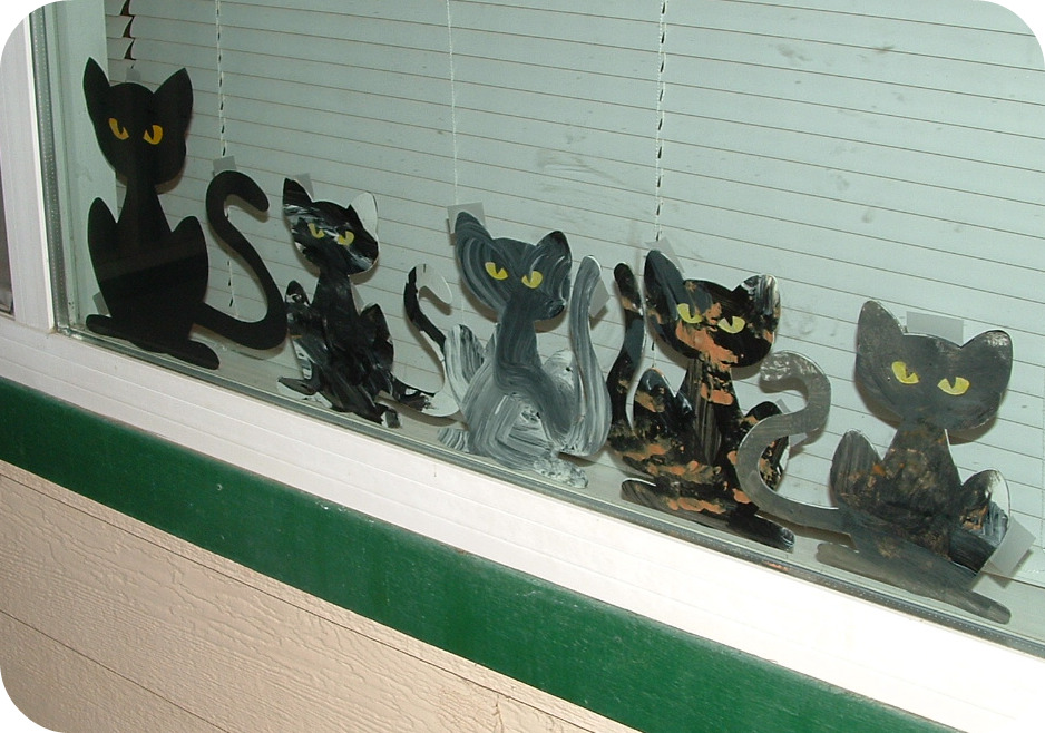 Pieces by Polly: A Hero Cat Sitting in our Window