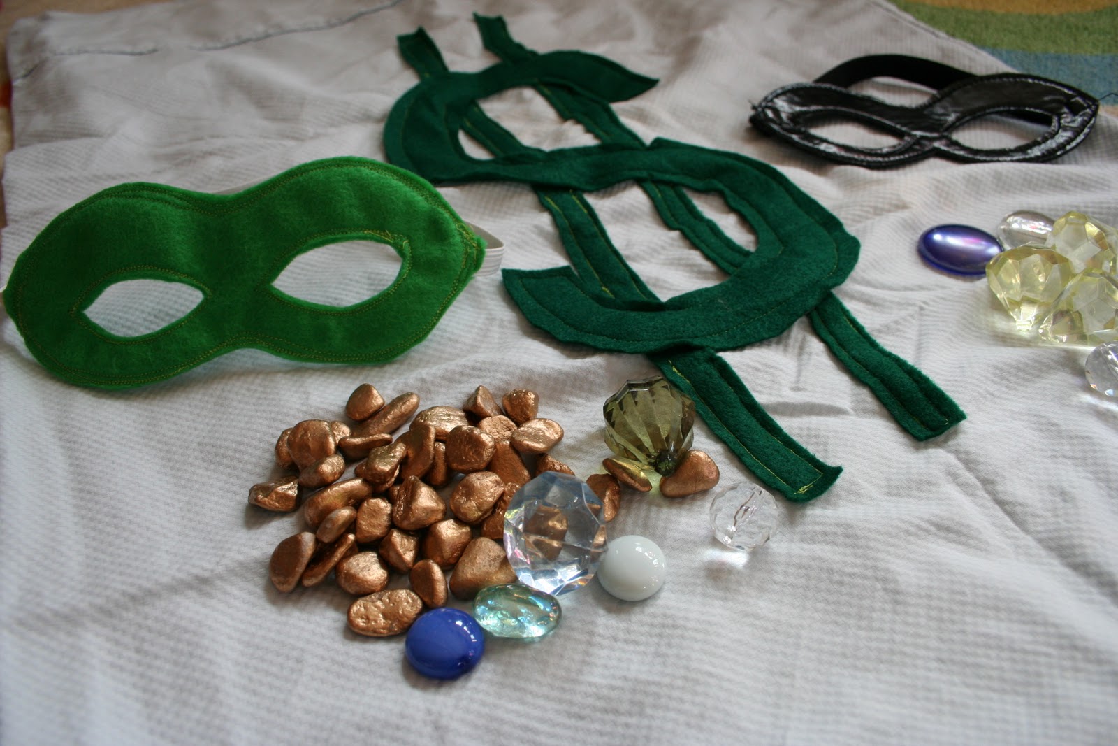 Craft ideas, craft solutions, halloween craft, joe dirt costume, craft ...