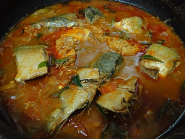Faji's Hot Pot: Ayila Mulaku Curry(Mackerel Curry)