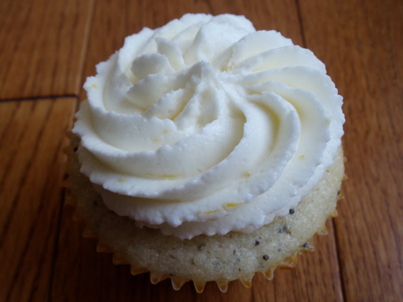 Naked Cupcakes: Lemon Buttercream Icing