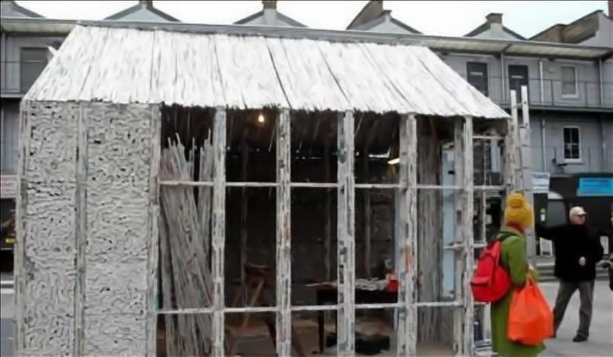 Newspaper House (8 photos)