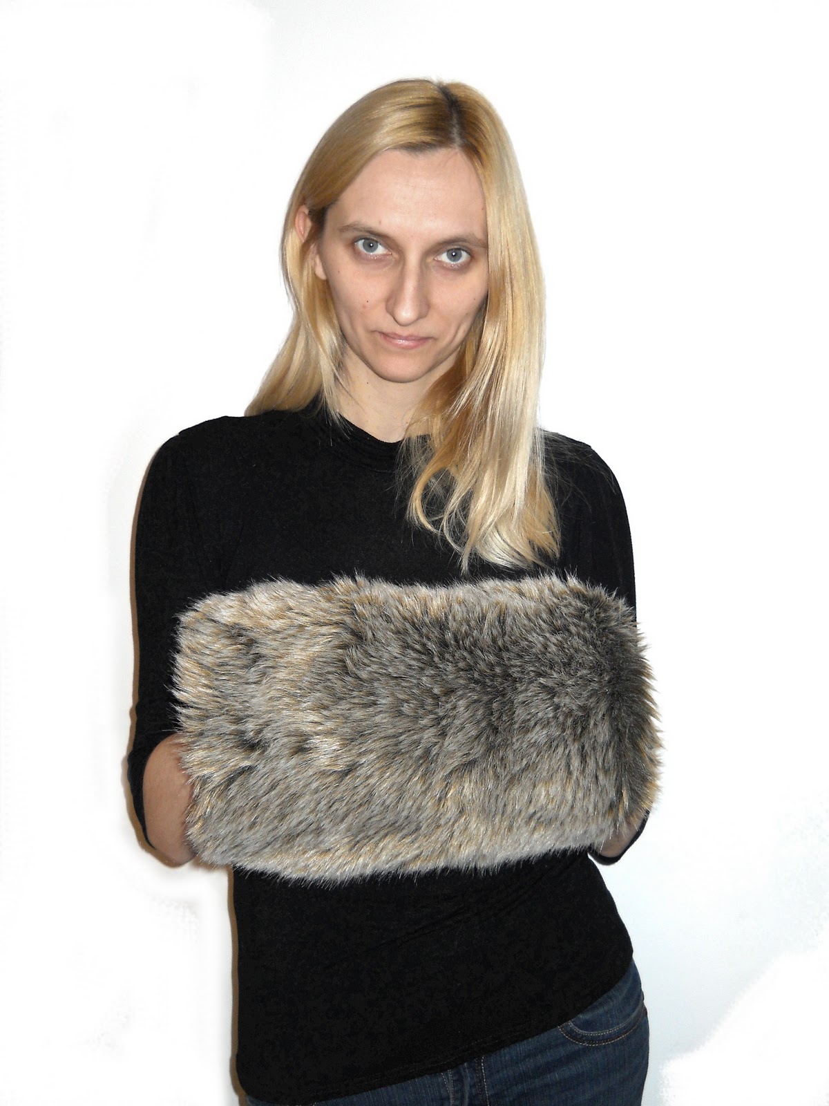 * HANDMADE * FASHION * ART *: Muff, cuff, hand warmer...