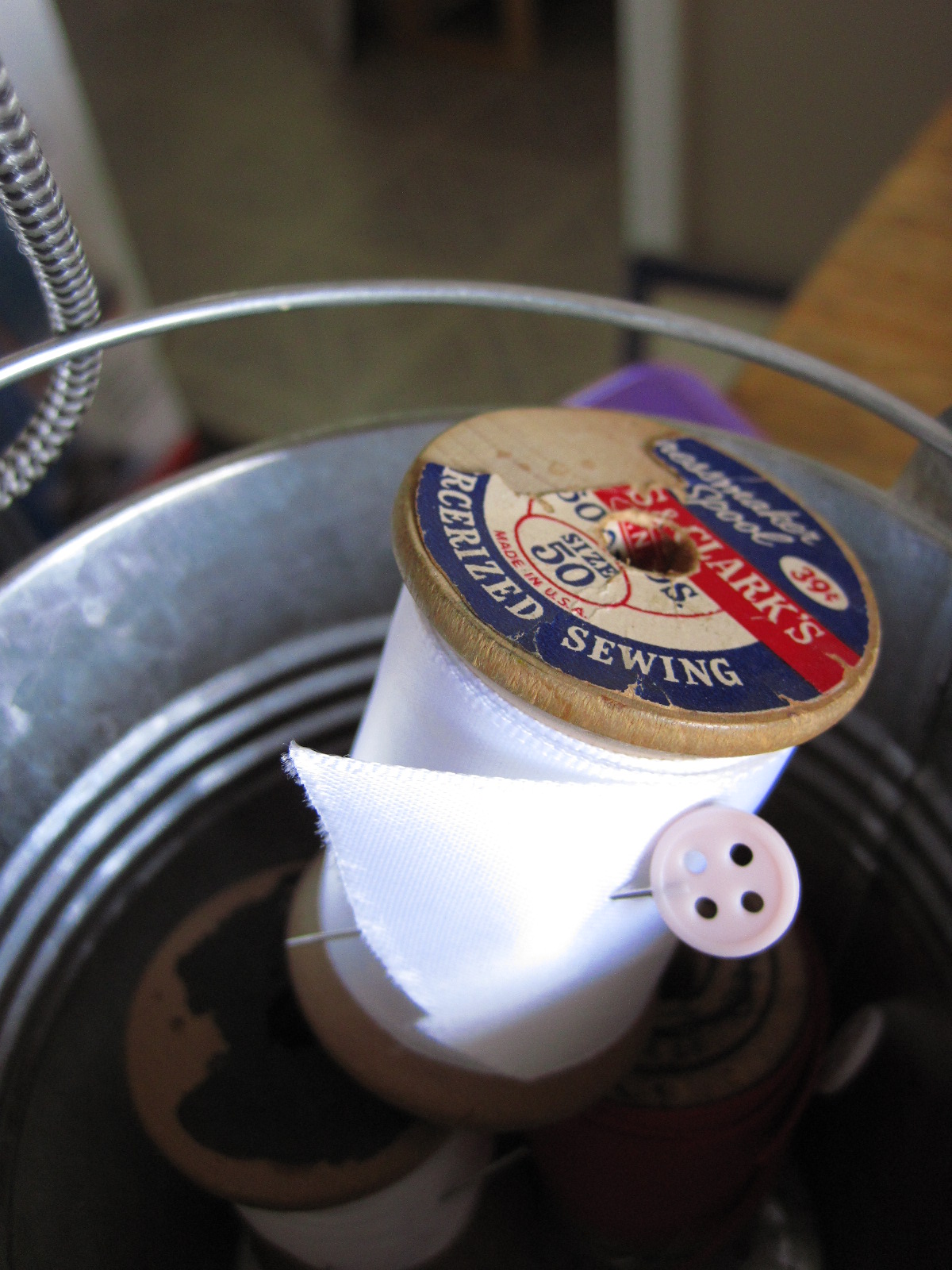 i must draw: Thread Spools Some Crafty Ideas