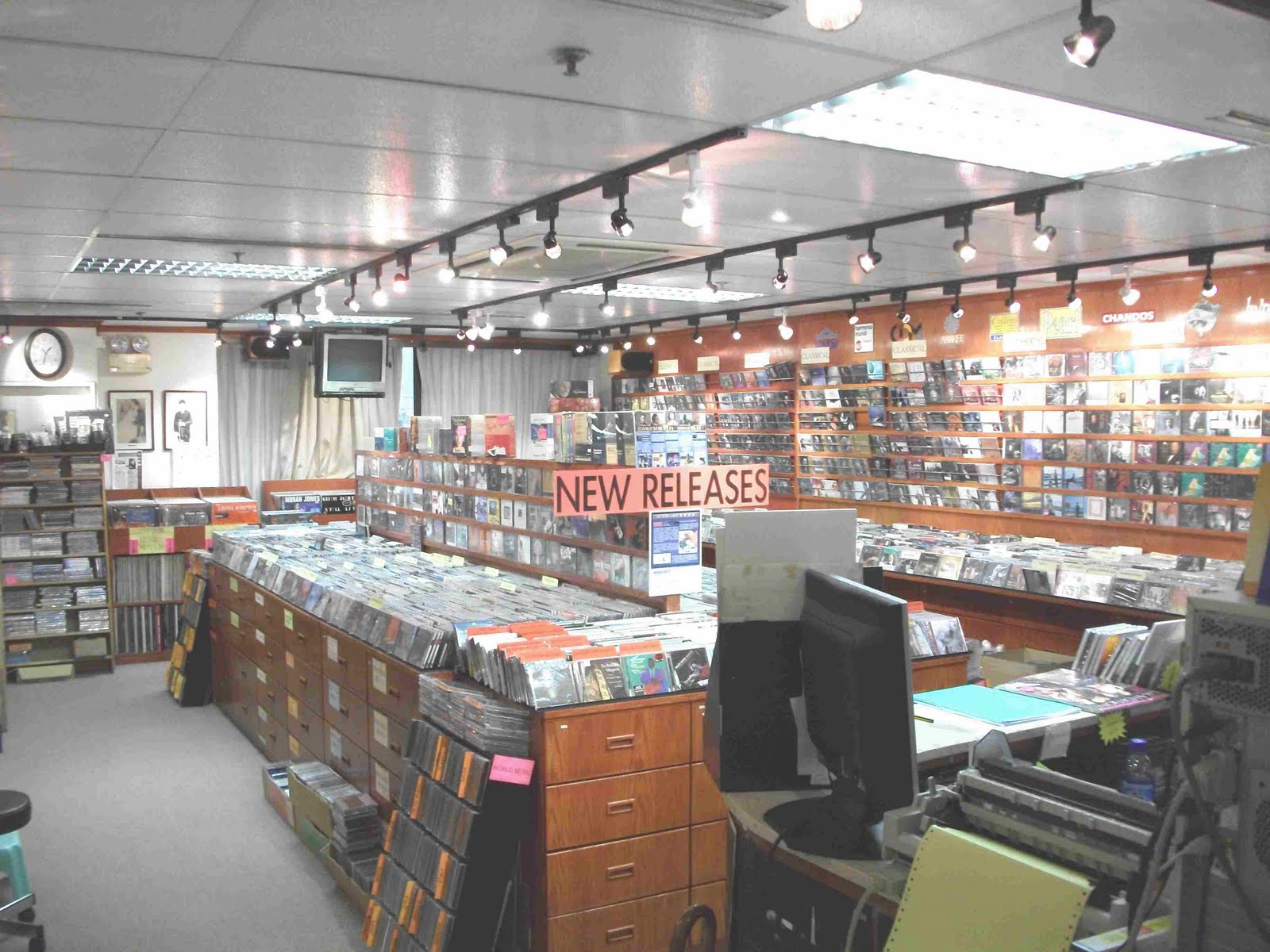 pianomania: CD Retail Therapy in Hong Kong