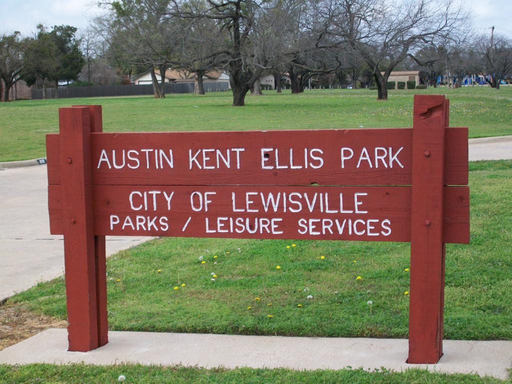 DFW Parks & Playgrounds: Austin Kent Ellis Park