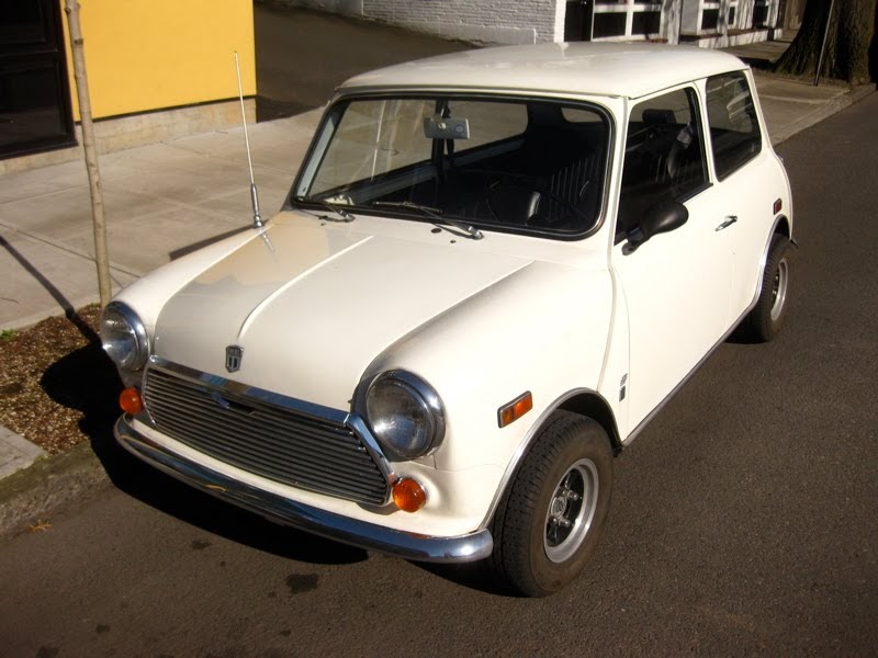 OLD PARKED CARS.: 1980 BMC Mini 1000 Mark III.
