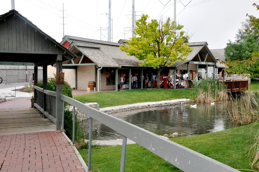 bitty bits & pieces: Quilt Shop Hop Part 1