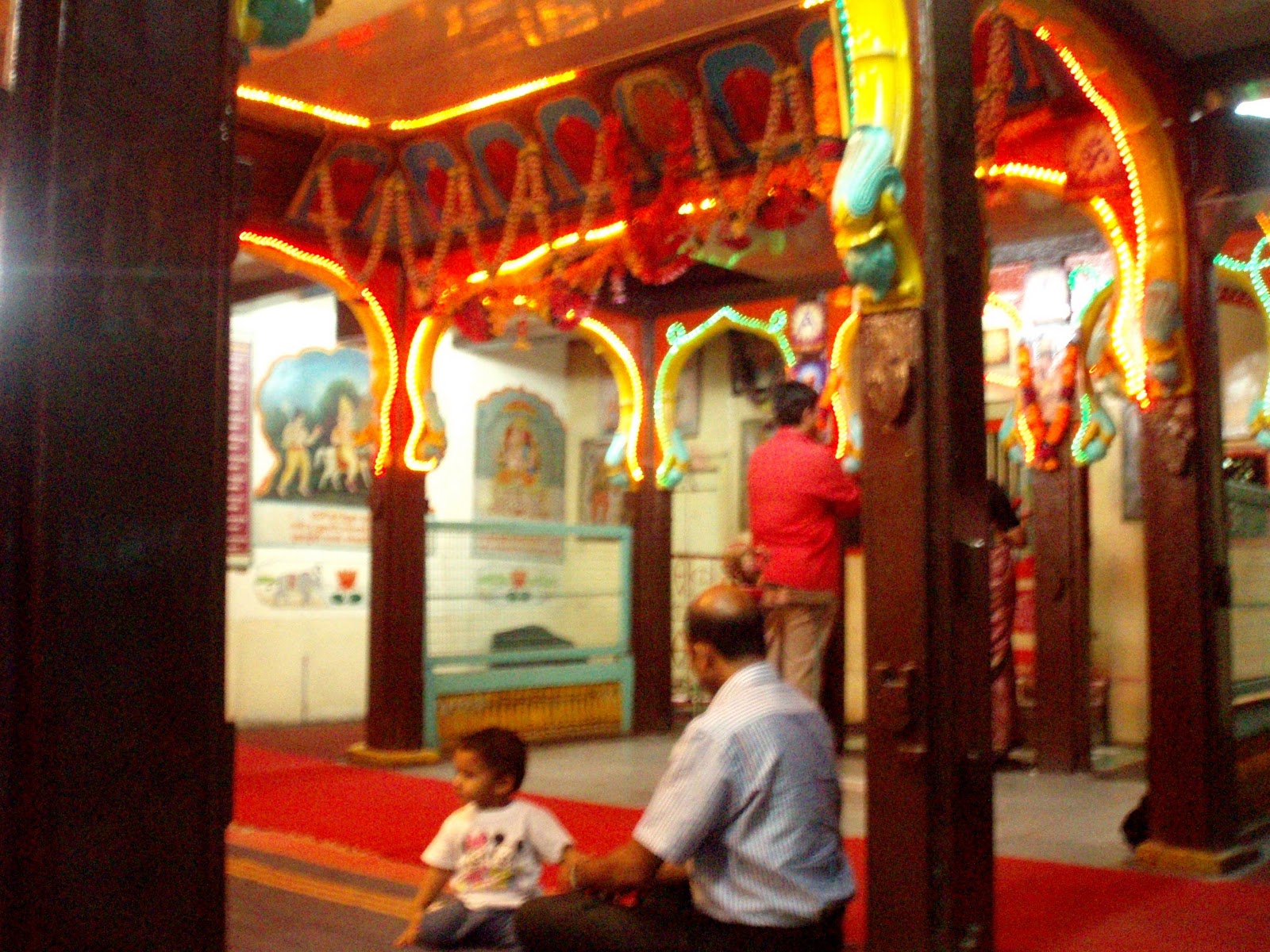 Travelogue Unlimited: Modi Ganpati Temple, Pune : A Photo Feature
