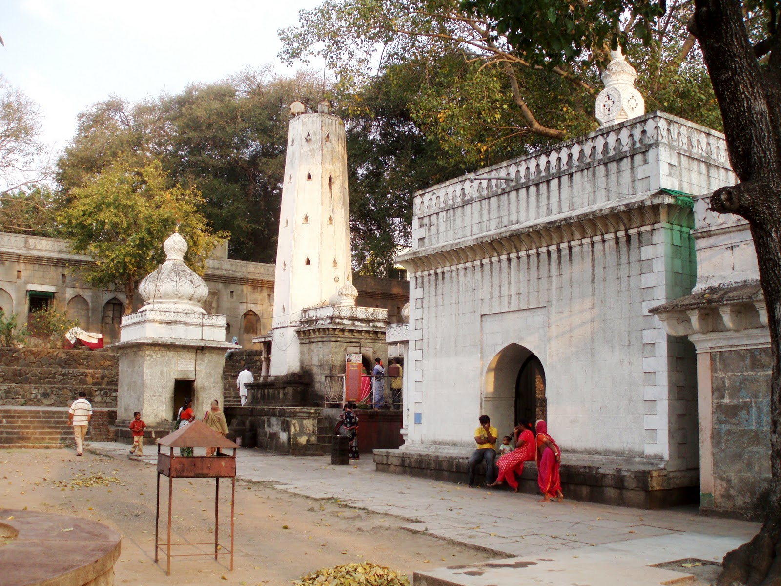 Travelogue Unlimited: Someshwar Mandir , Pune : A Photo Feature