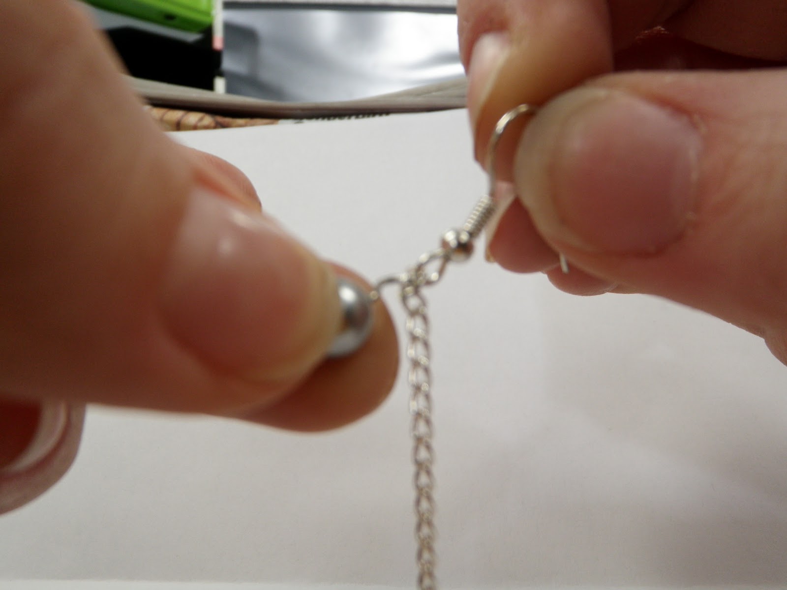 Wannabe DIY Bride: Tutorial: Cascade Earrings