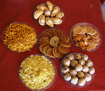 DesiKalakar: Diwali Faraal and Rangoli snaps!