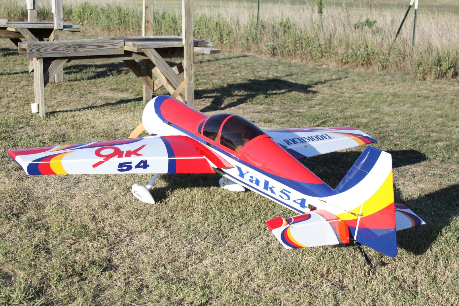 Model Airplane Pictures: Yak 54 model