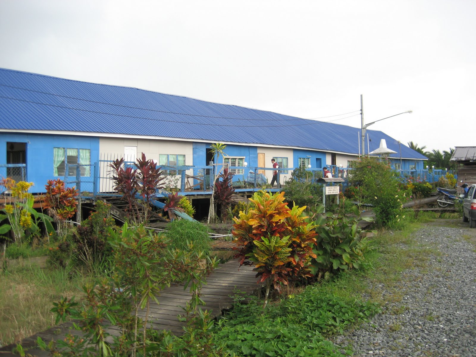 Iban Longhouse Stay: Welcome to Bawang Assan Iban Longhouse Stay