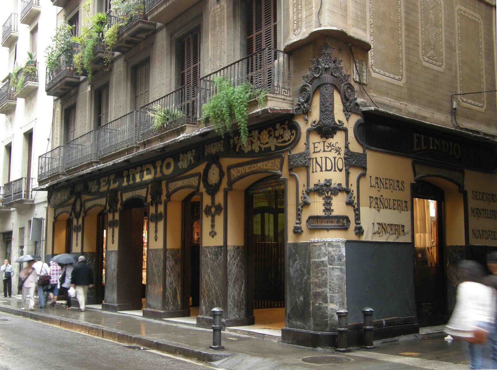 The Styrous® Viewfinder: El Raval, Barcelona