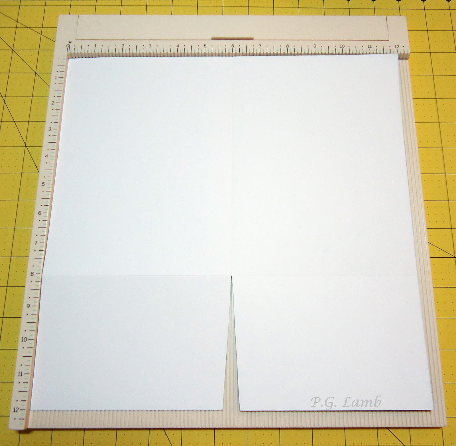 Peachy Paper Crafts: Mini Folder