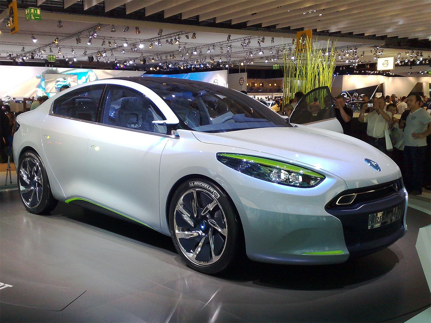 Top 10 Electric Cars: 4. Renault Fluence Z.E.