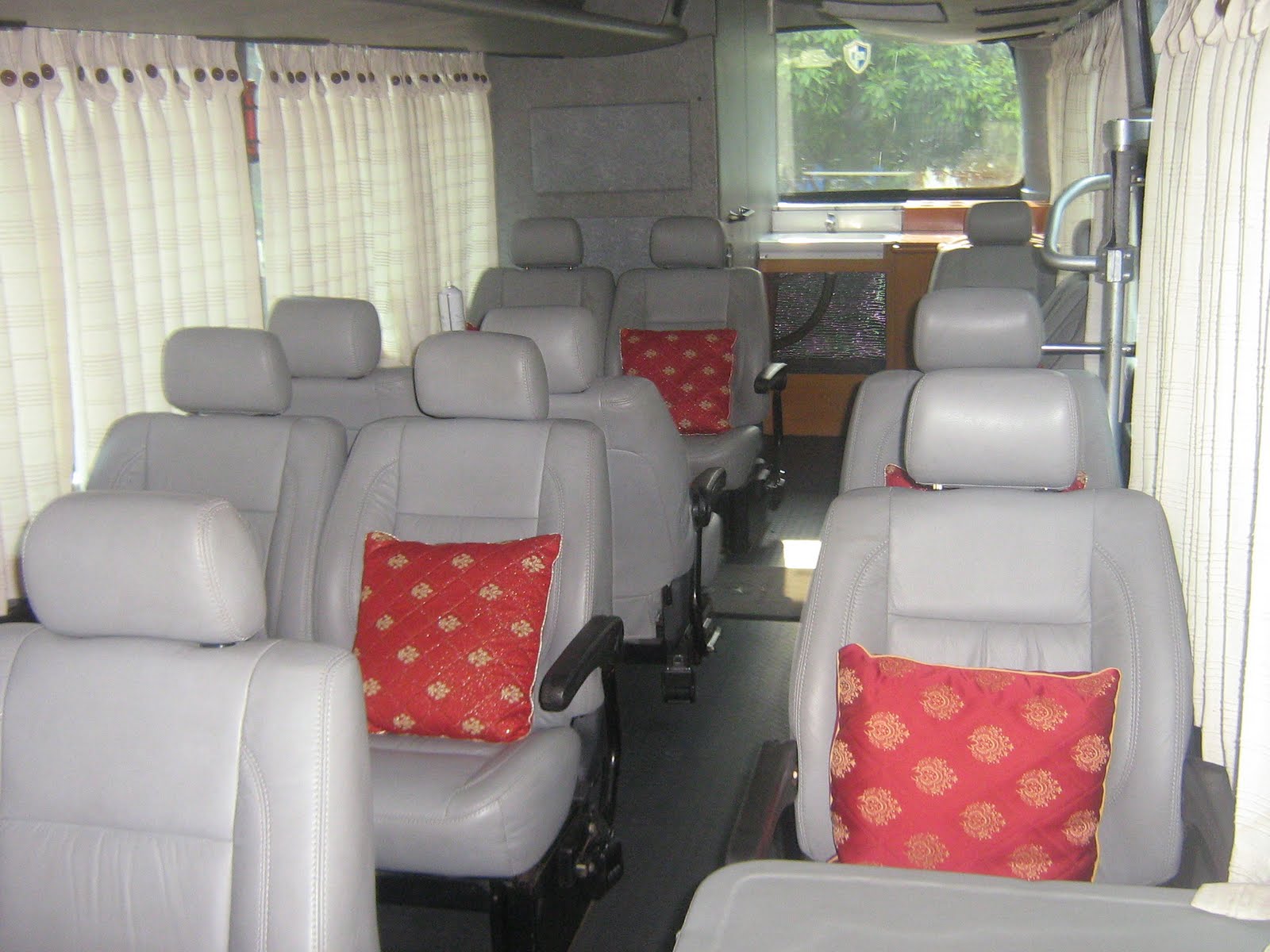 Poins Auto Gallery: BUS MERCY SUPER EXECUTIVE