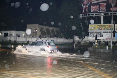 The Quest of The Photographer Wannabe: Flash Flood in Brunei 20/01/09