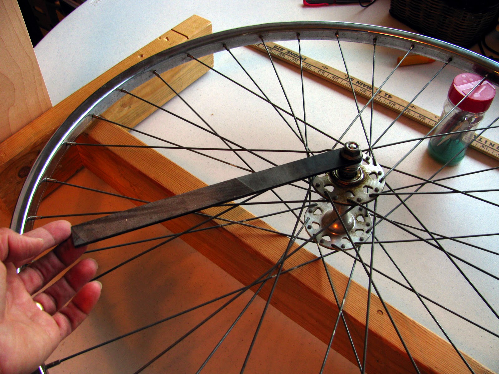 Rosemary Knits: Updates to my bicycle wheel spinning wheel