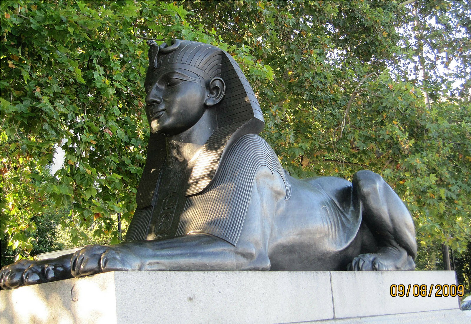 Glenn Ashton Author Blog: The London Obelisk: Cleopatra's Ghosts