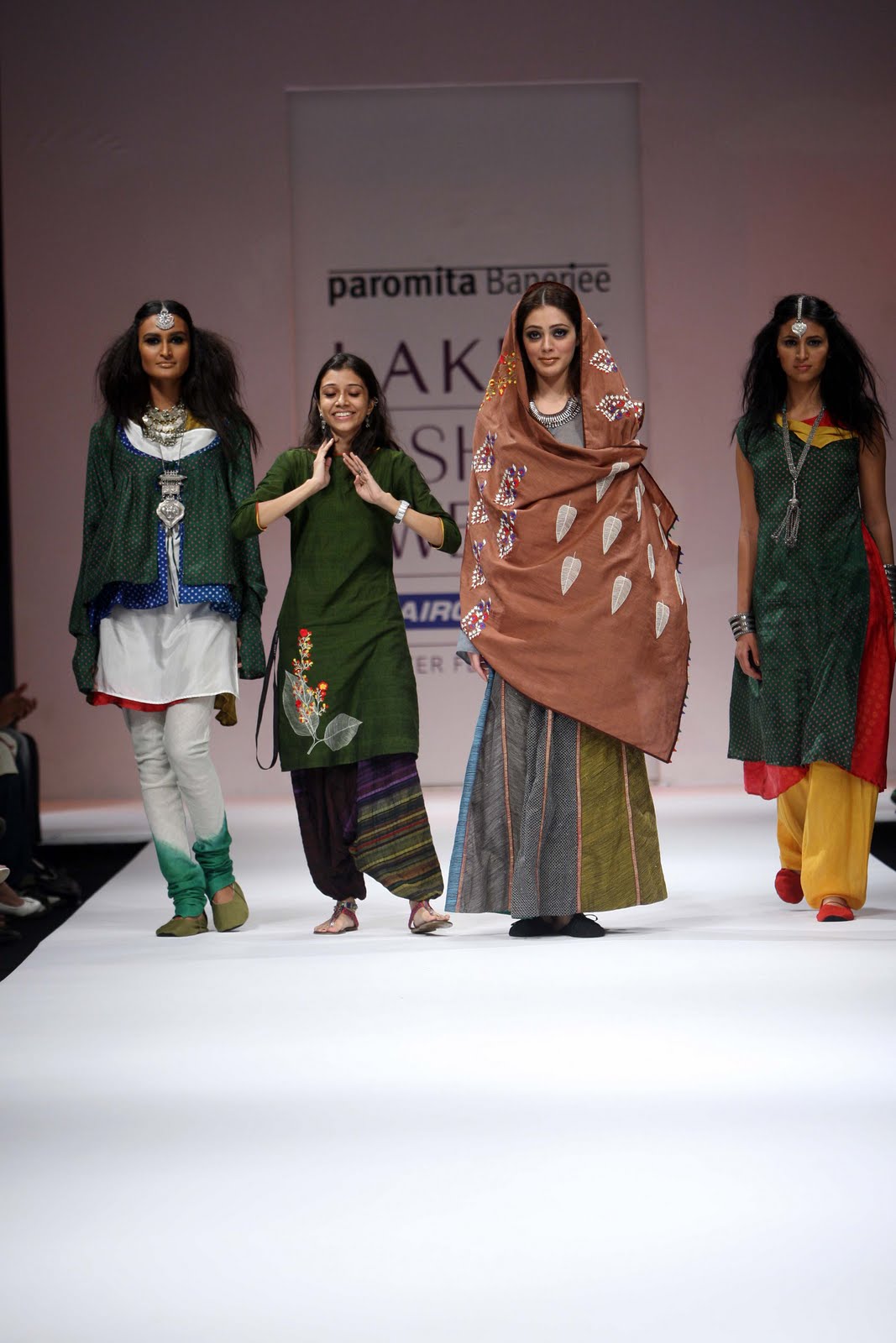 the gorgeous.....: ABHI RAHUL, PAROMITA BANERJEE AND SOALTEE BY ...