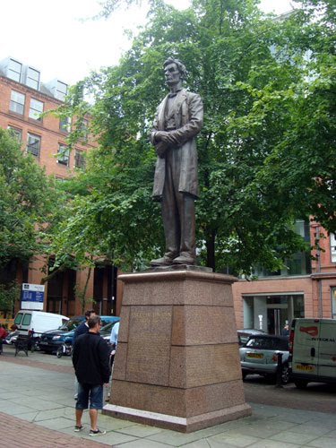 Abraham Lincoln Statue Manchester - Britain All Over Travel Guide