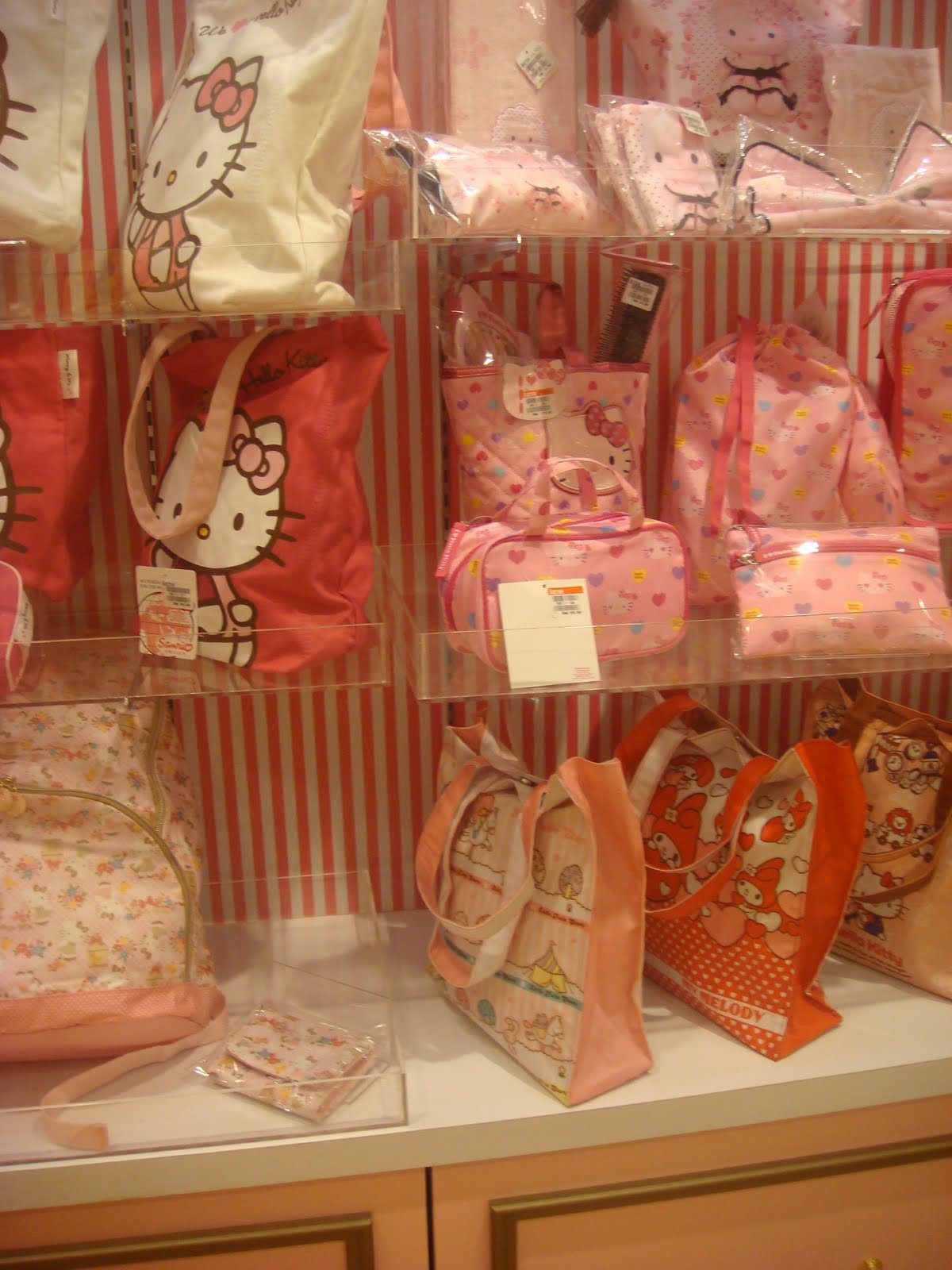 Life of a cat: The new retail shop of HELLO KITTY