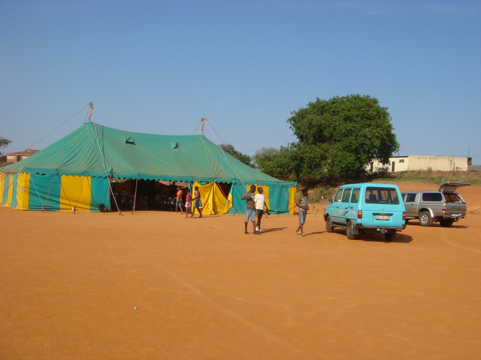 Badgetts In South Africa: 2009 Mshadza Tent Revival