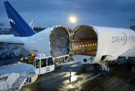 The AirplaneNut: Boeing's Dreamlifter