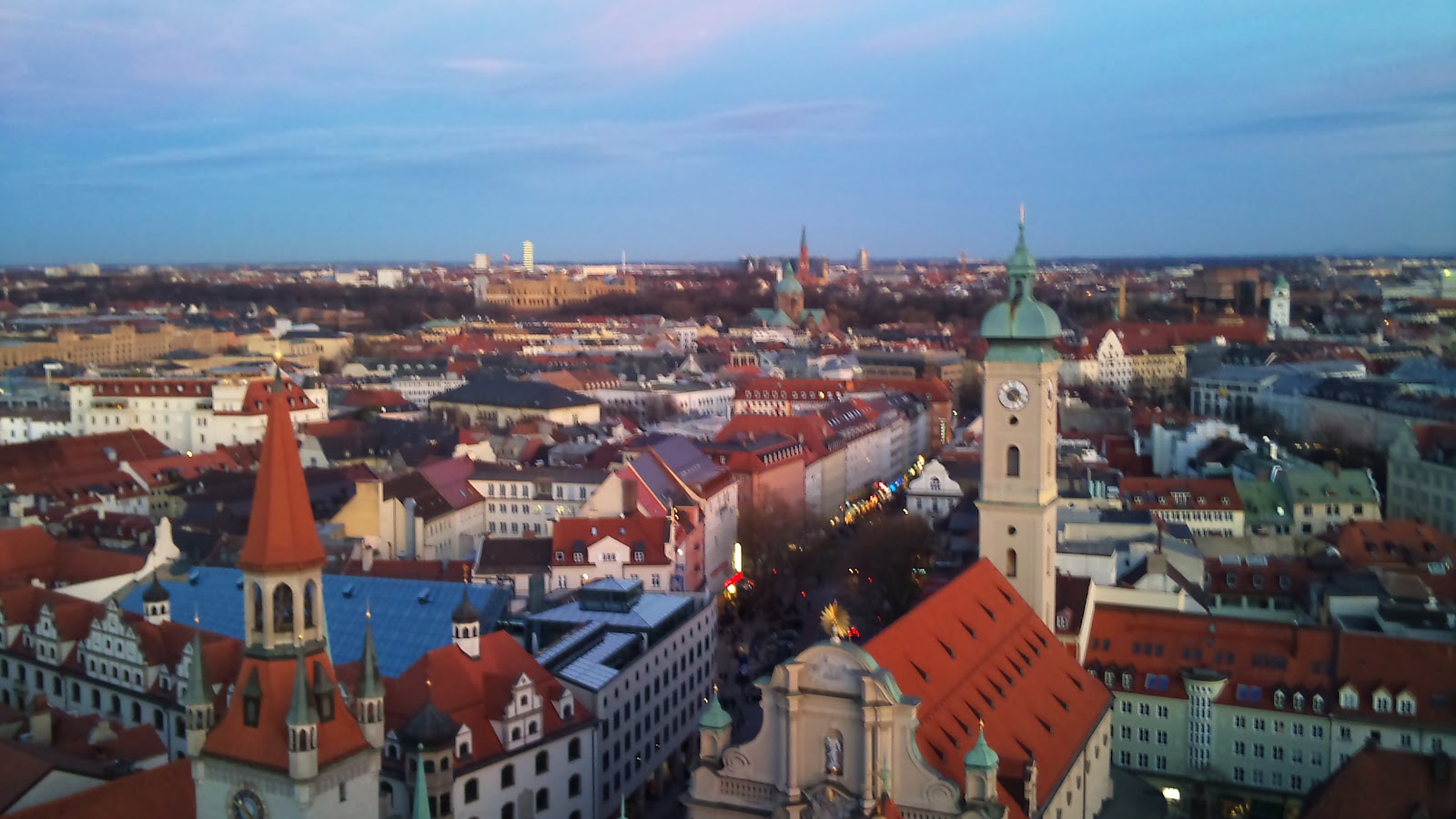 Sousies tägliche Gedanken: Sonnenuntergang über München
