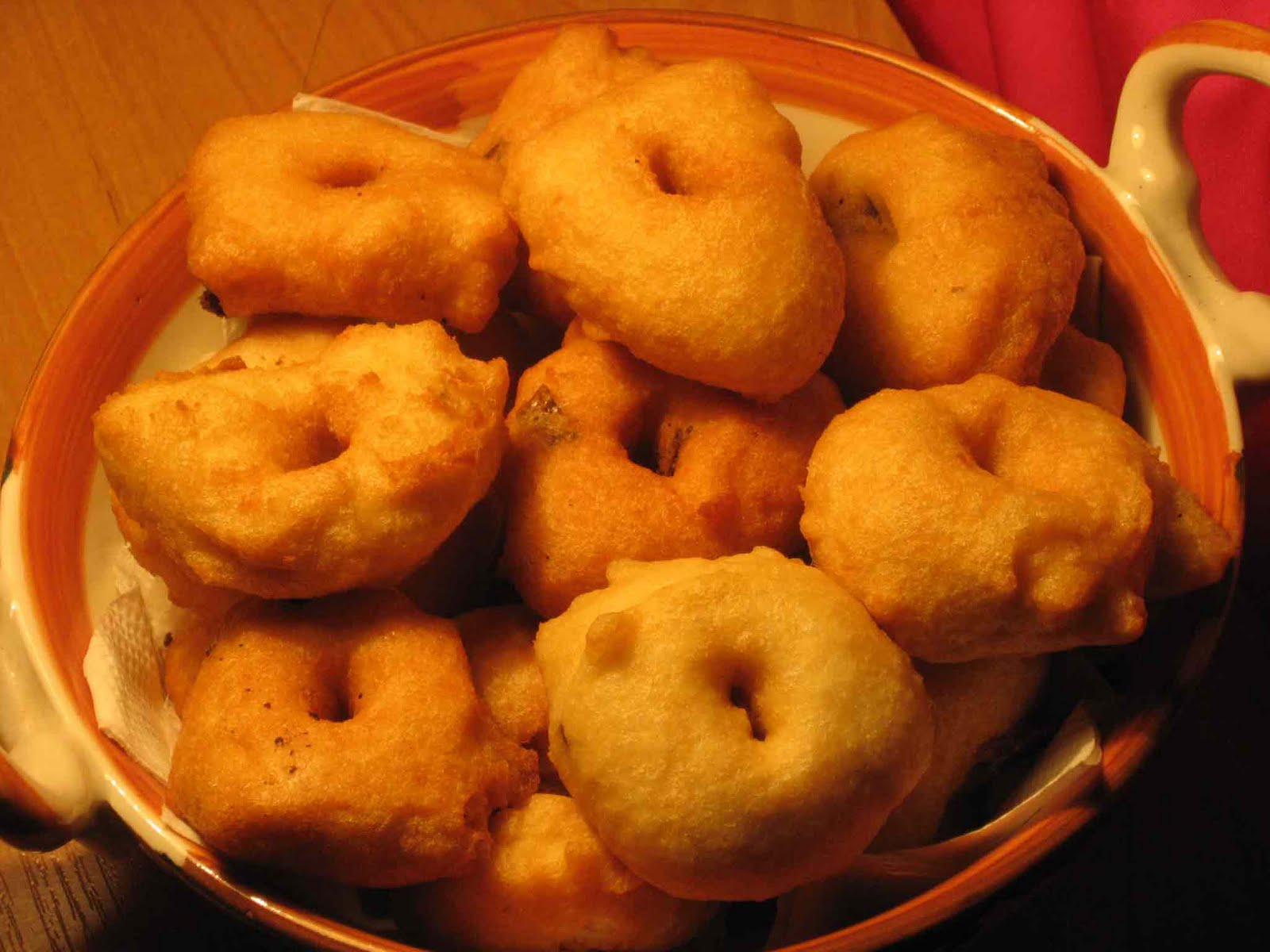 Cooking Up Something Nice: Medu vada - a South Indian Snack Recipe