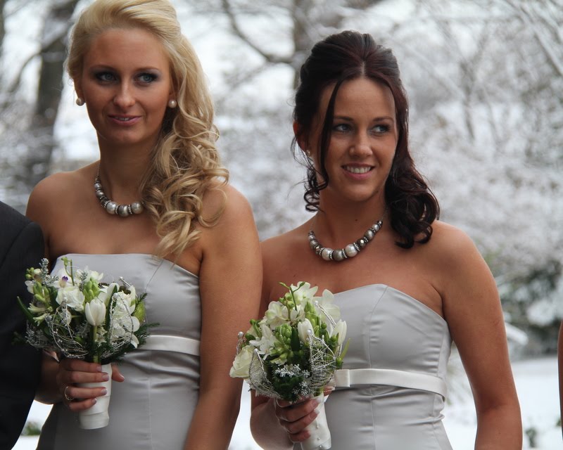 The Beautiful "White Christmas" Wedding of Emma & Karl at St Chads ...