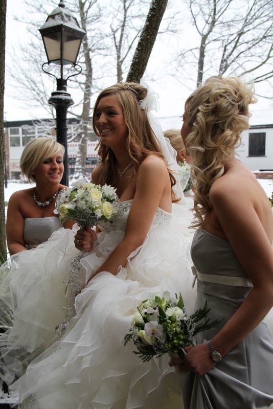 The Beautiful "White Christmas" Wedding of Emma & Karl at St Chads ...