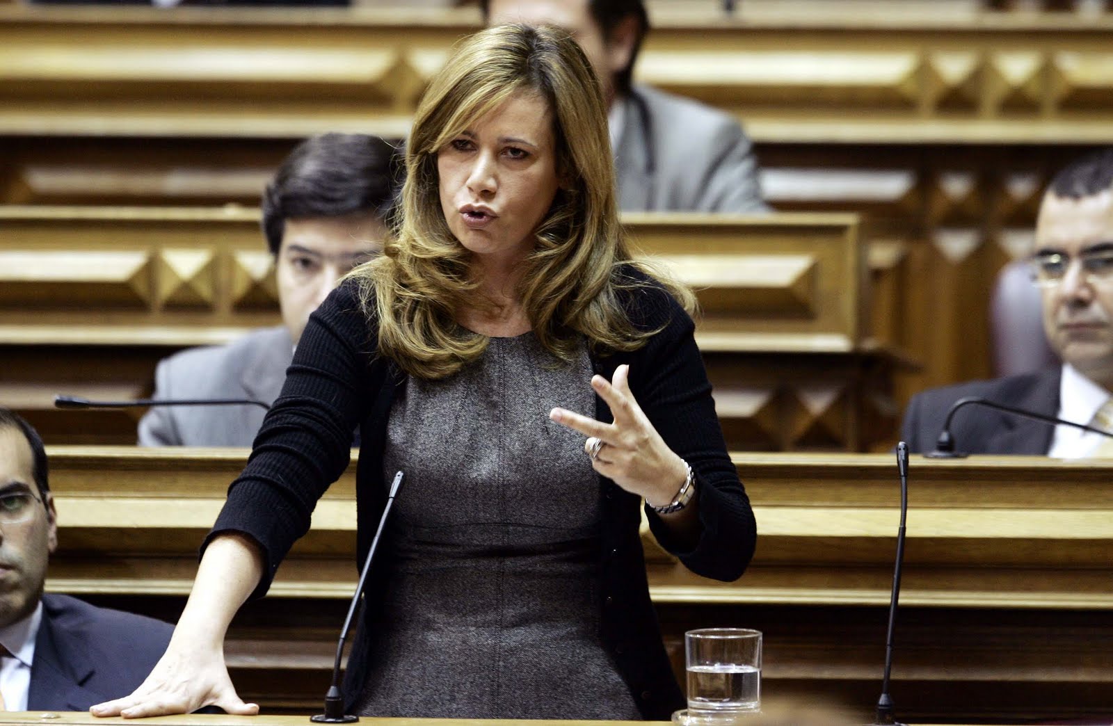 CIRRUS MINOR: DEBATE