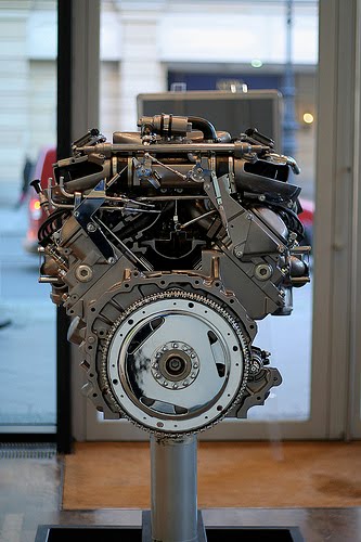 Best Car Guide, Best Car Gallery: Bugatti veyron engine