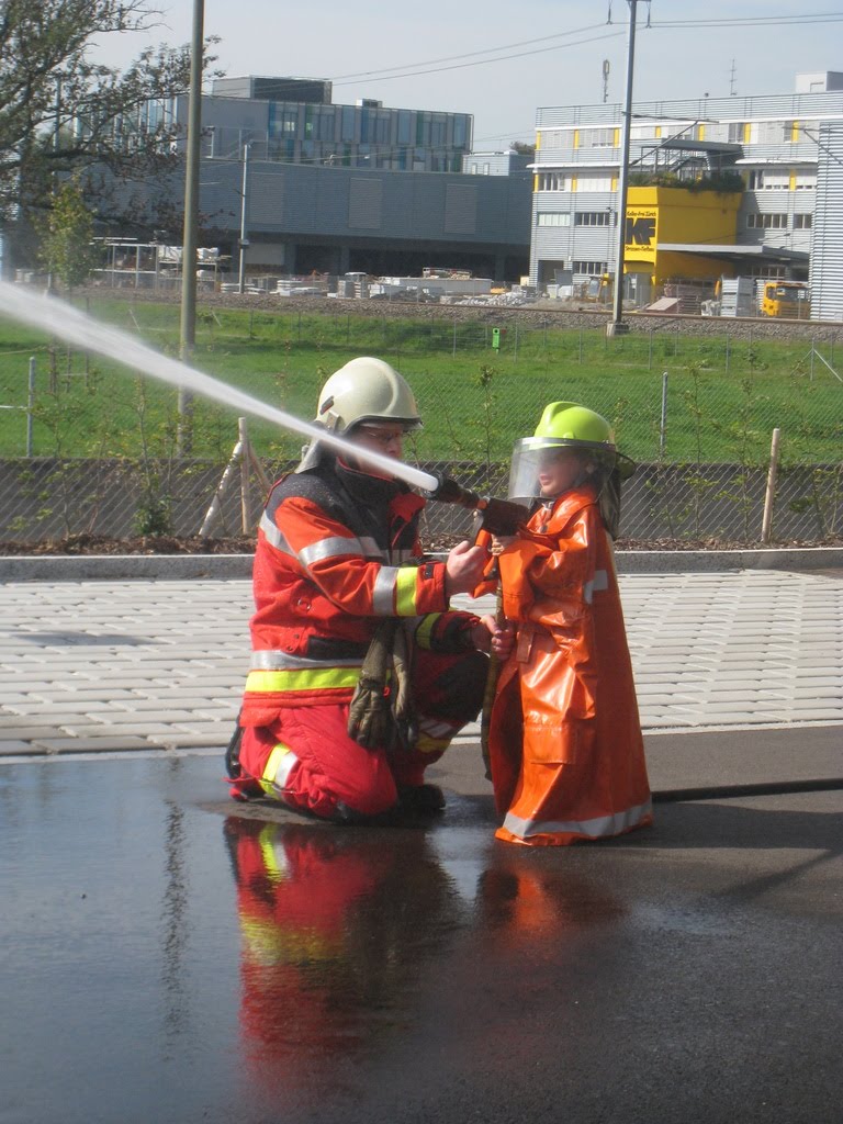 Nilde's Kindergarten class - ISZN: Community Helper: Firefighters...