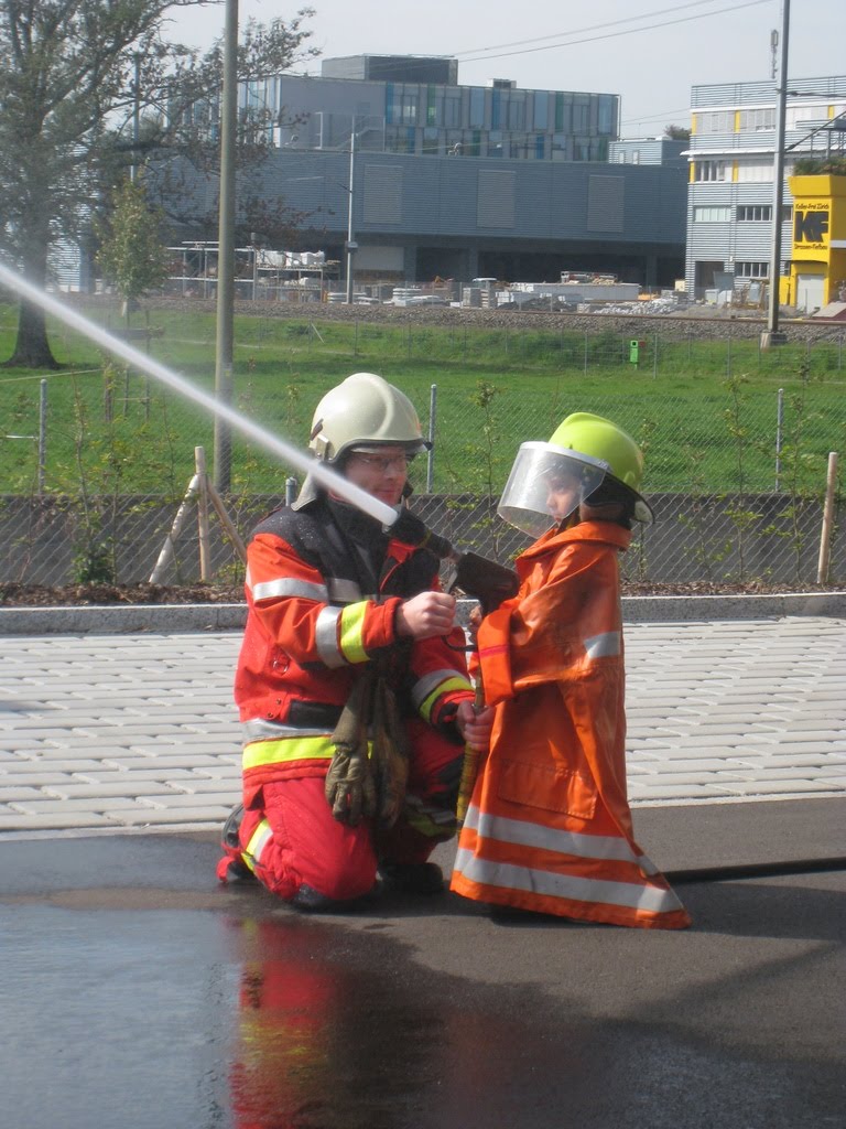 Nilde's Kindergarten class - ISZN: Community Helper: Firefighters...