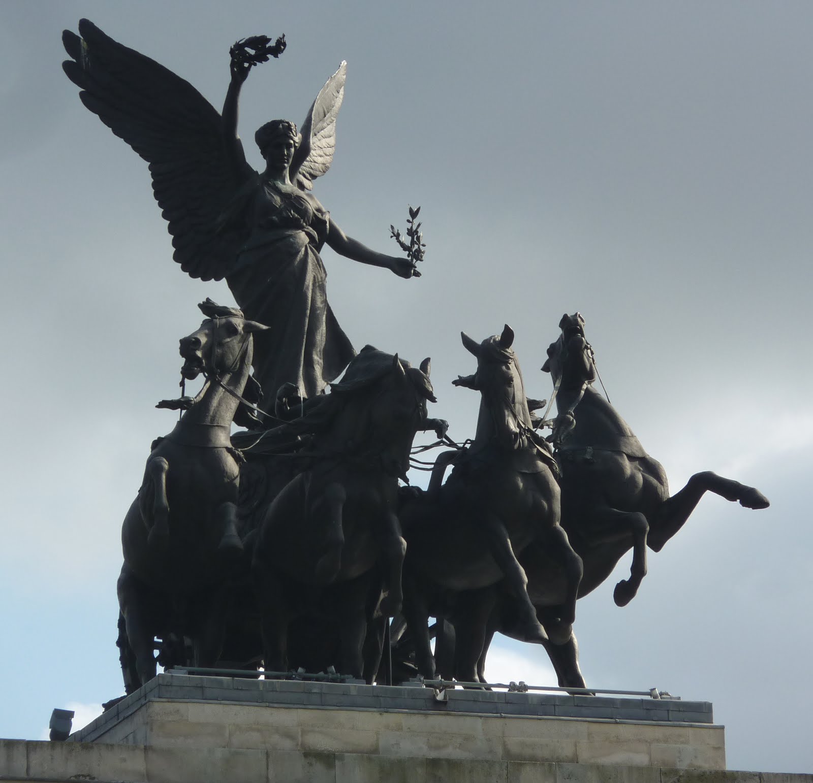 kathy dalwood studio blog: Sculpture: Horses at Wellington Arch
