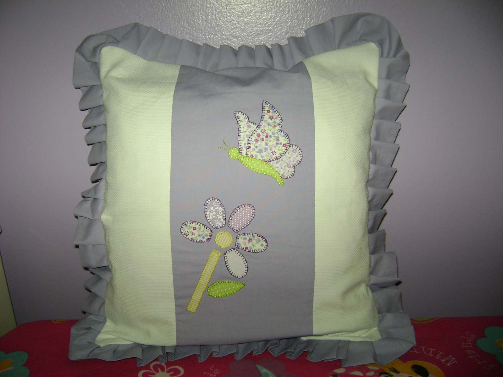 Patch da Lalá: Cortina e almofada da Manu