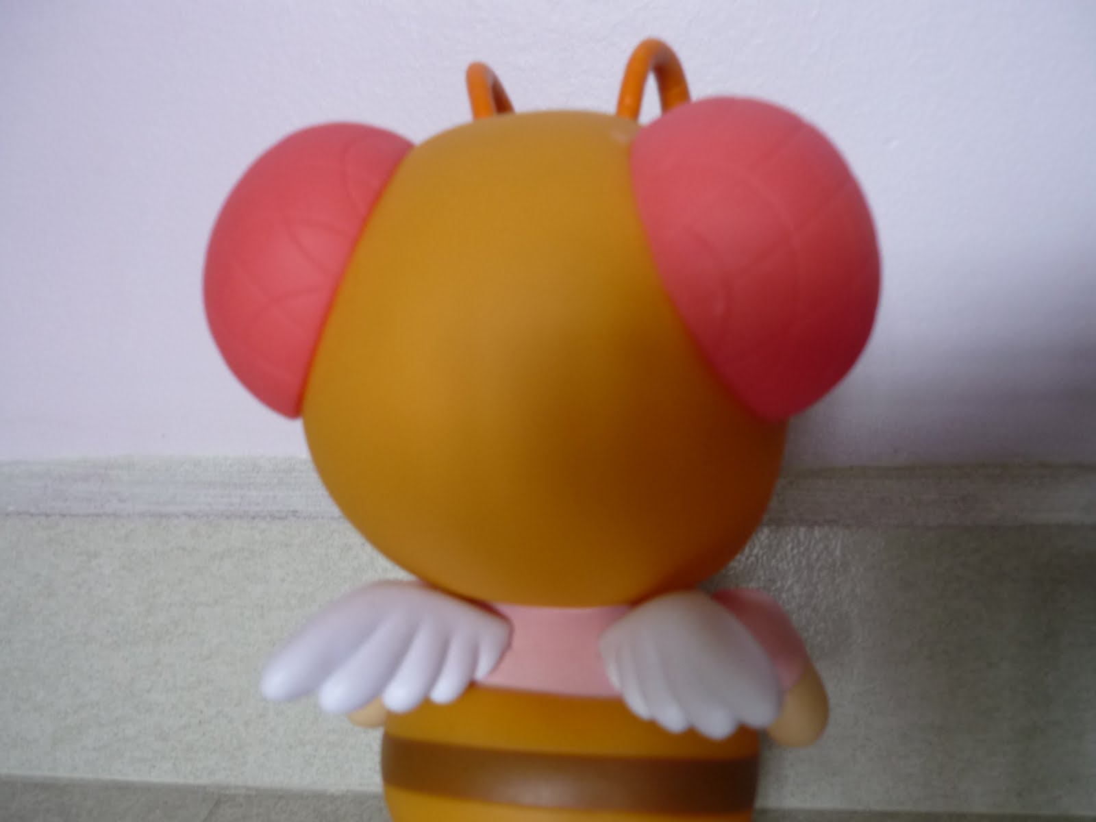 Disney Anime Toys - DAT: Dr Slump Gatchan Bee Vinyl Collectible Figure