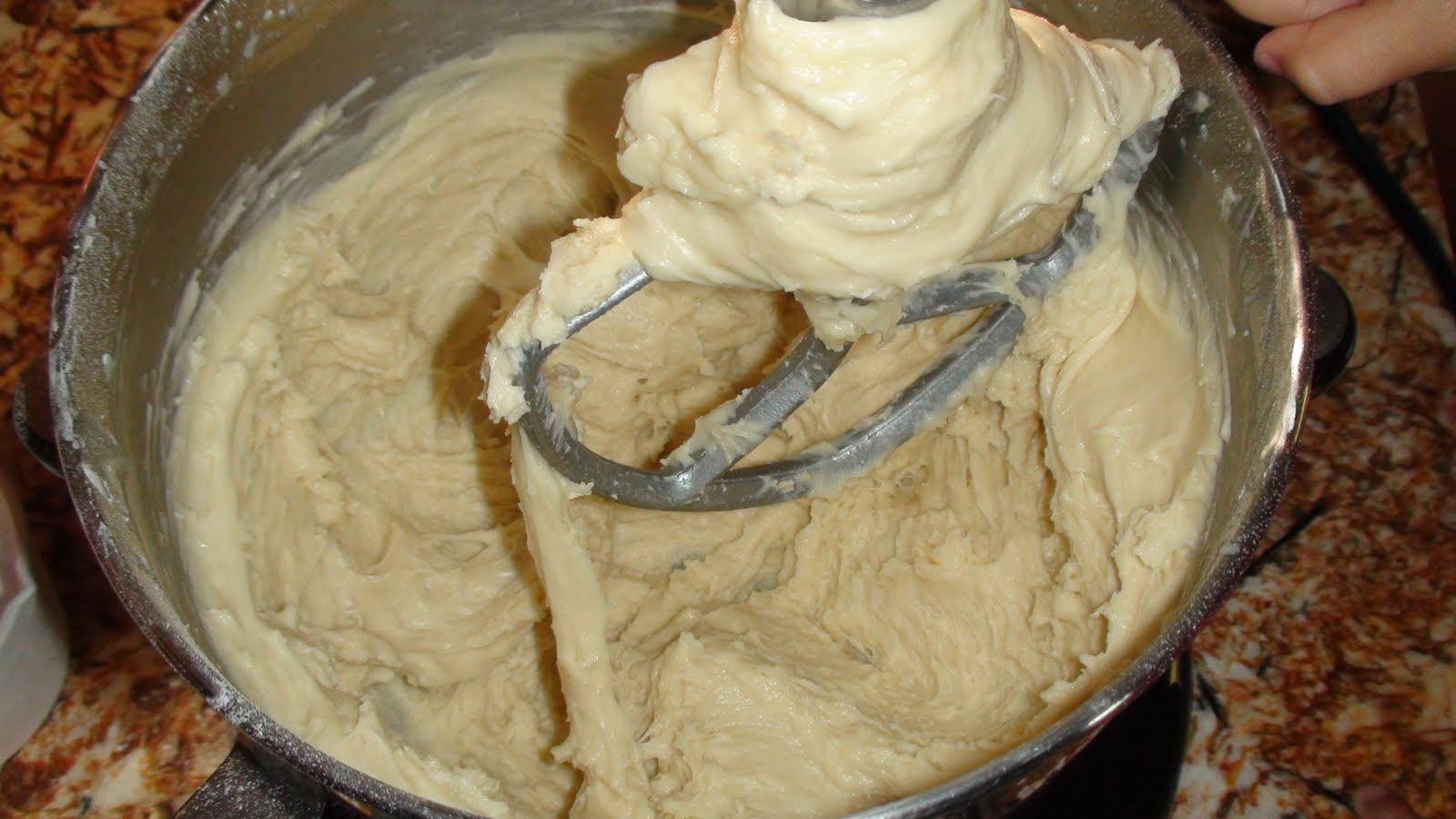 Bulochki (Russian yeast rolls) with Cream Cheese and Cherry Filling