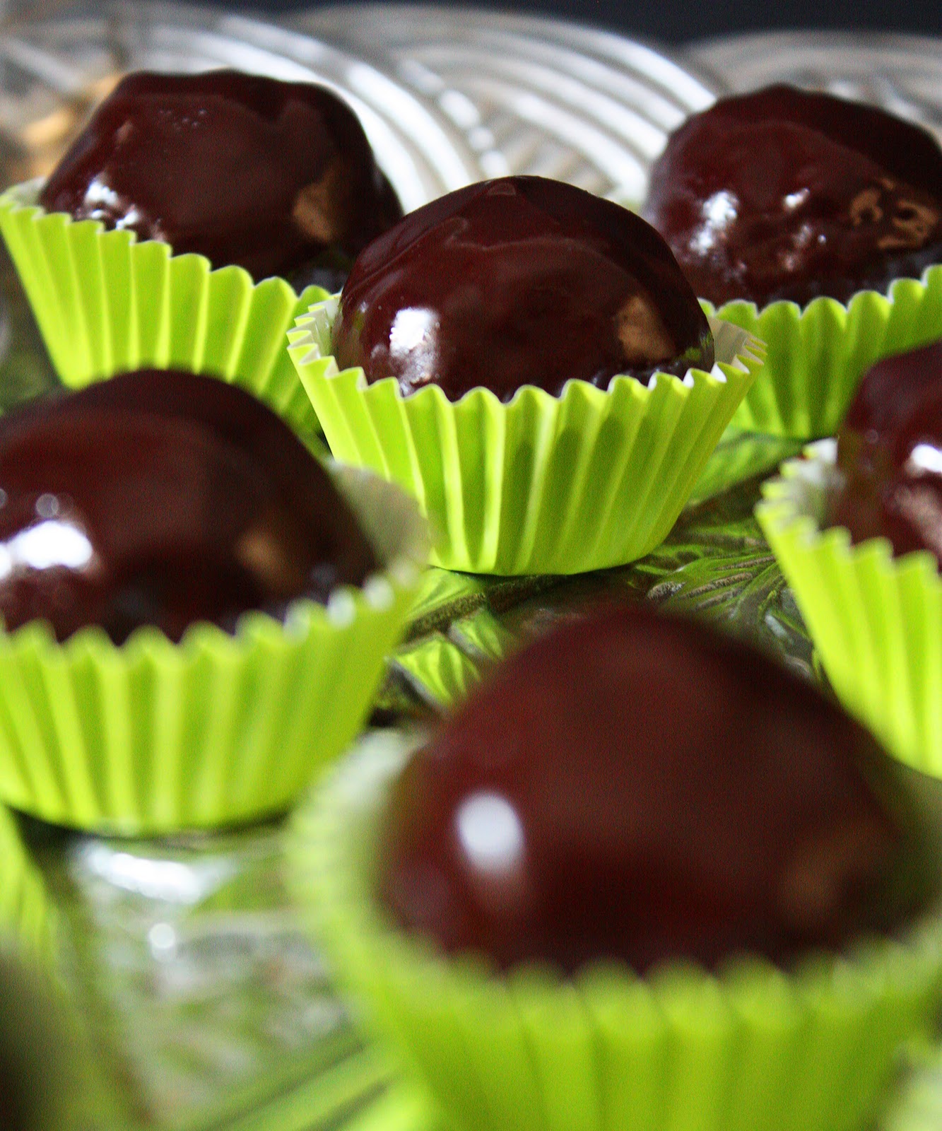 Cherry on a Cake: HOME MADE FERRERO ROCHERS