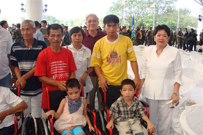 FilipinOnline: HELPING FILIPINOS