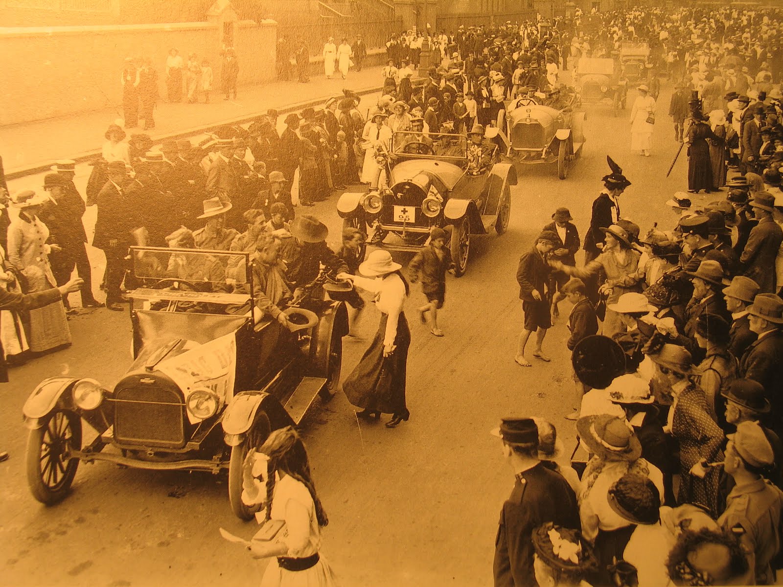 Bytes: The first Anzac Day, 1916