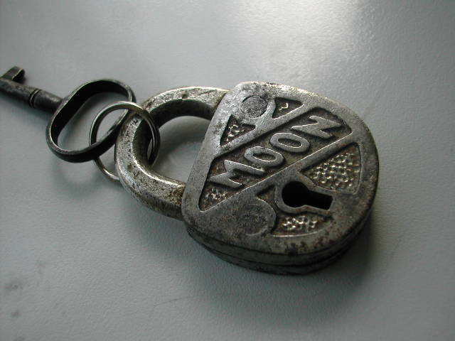 RestraintsBlog: Miniature Antique MOON Padlock US Lock 1860-80