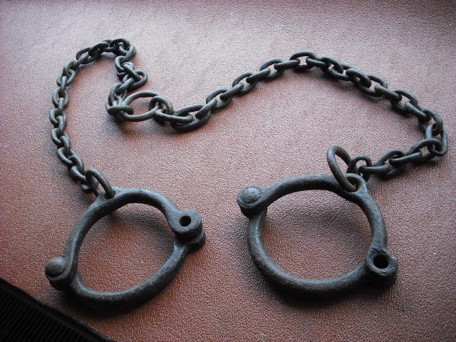 RestraintsBlog: 18th or 19th Century Leg Iron Shackles